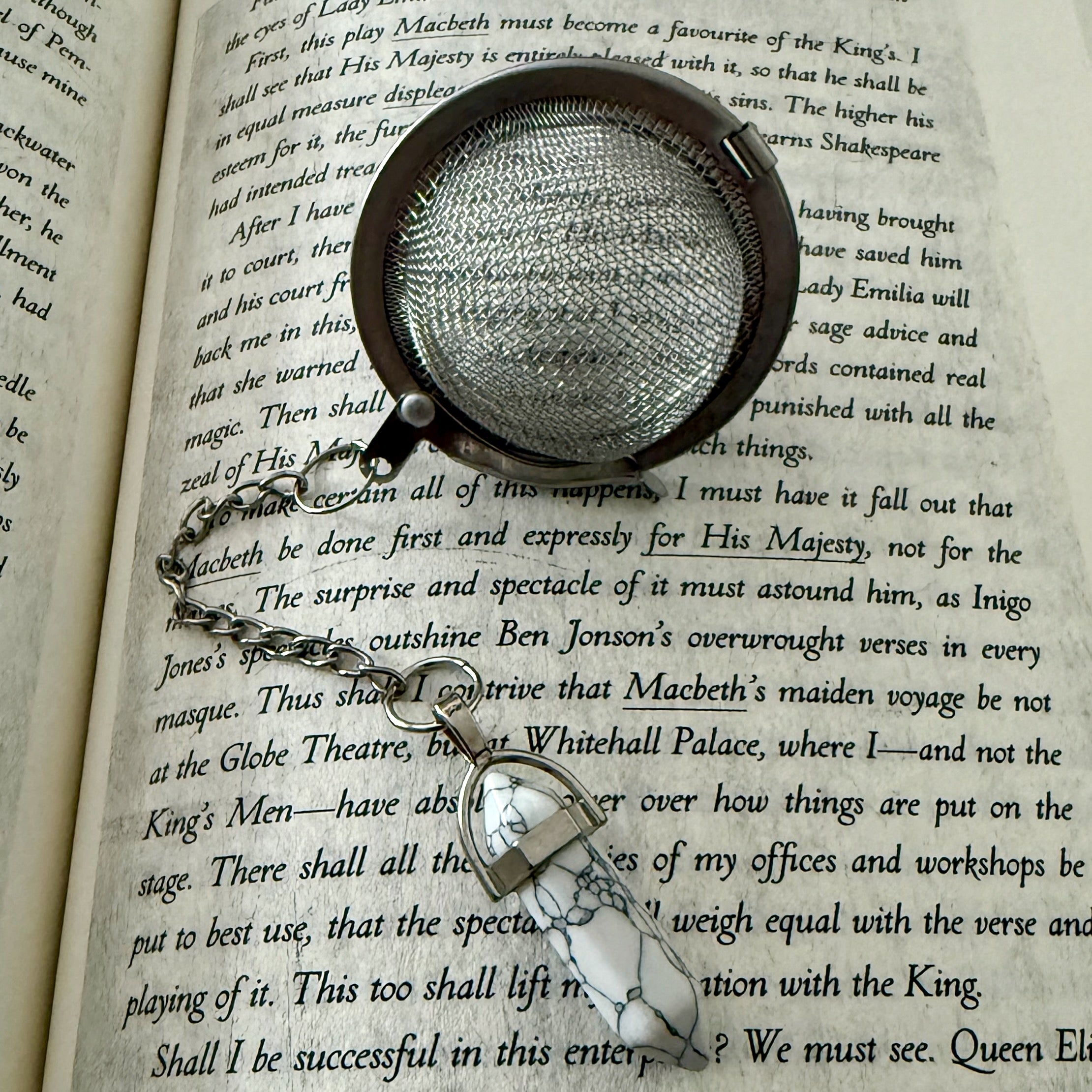 Loose Leaf Tea Steeper - PENDANT LARGE (WHITE/BLACK) – The Wicked Press